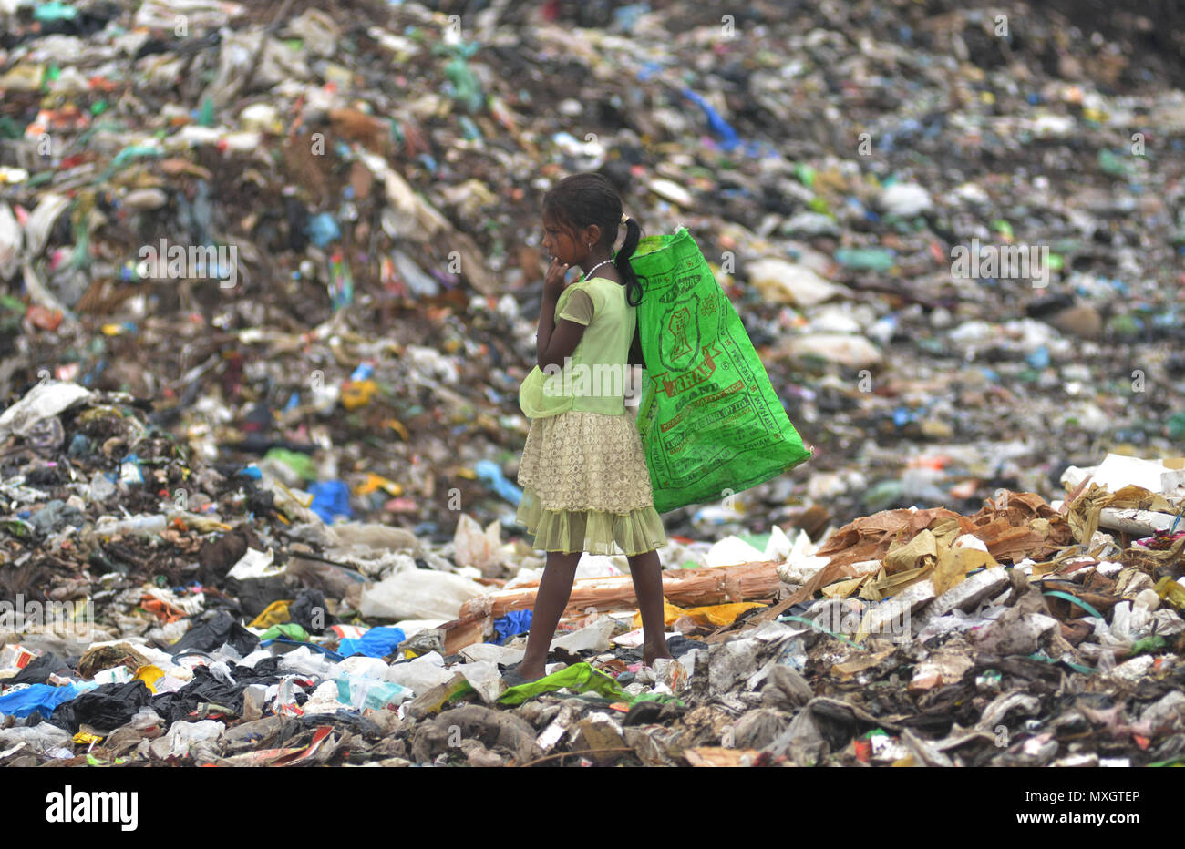 Ragpicker hi-res stock photography and images - Alamy