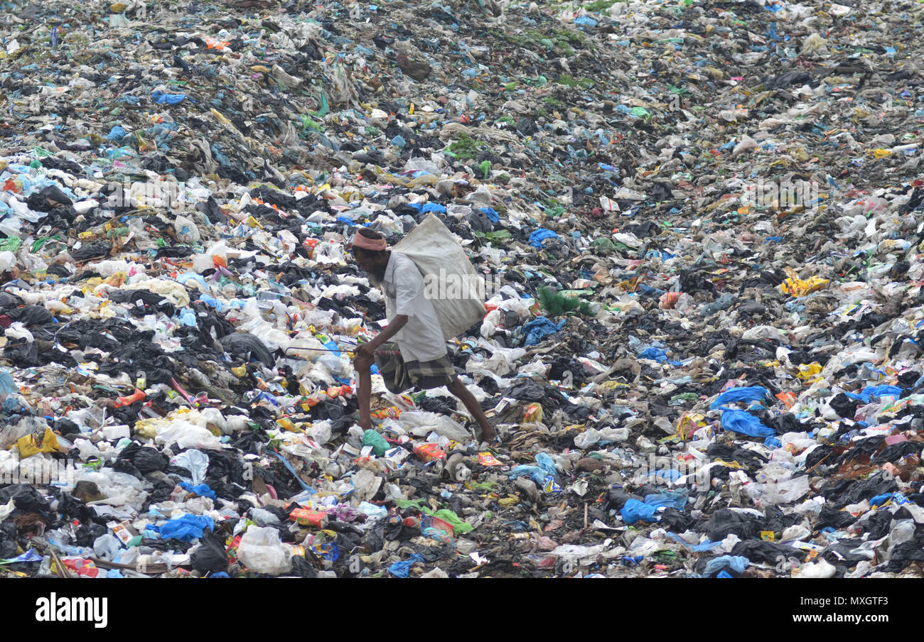 Indian ragpicker hi-res stock photography and images - Alamy