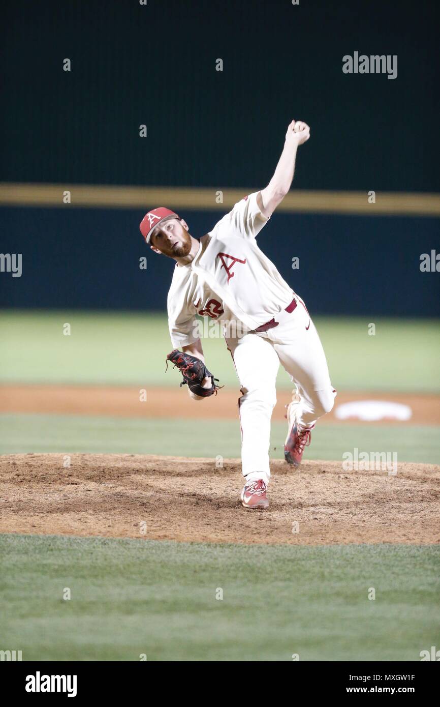 Jun 3, 2018: Hogs closer Matt Cronin #32 works from the mound. Arkansas ...