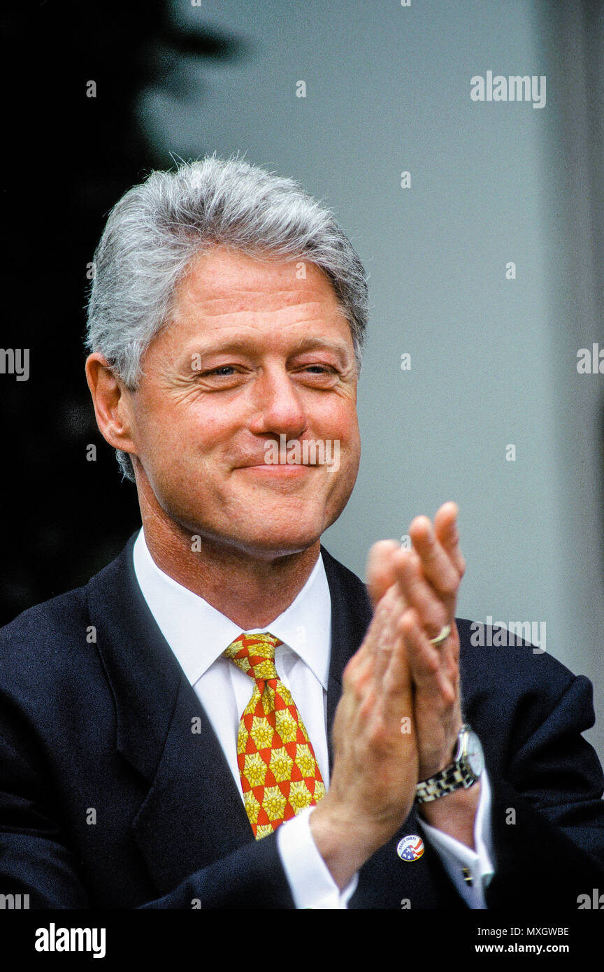 42nd president of the usa 1993 2001 hi-res stock photography and images ...