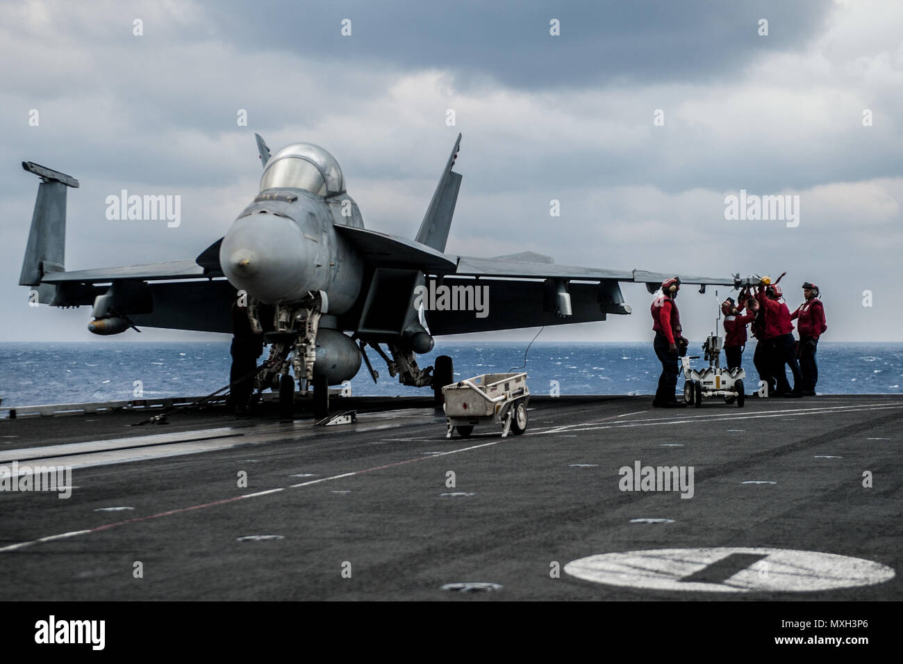 Sailors assigned to the "Diamondbacks" of Strike Fighter Squadron (VFA ...