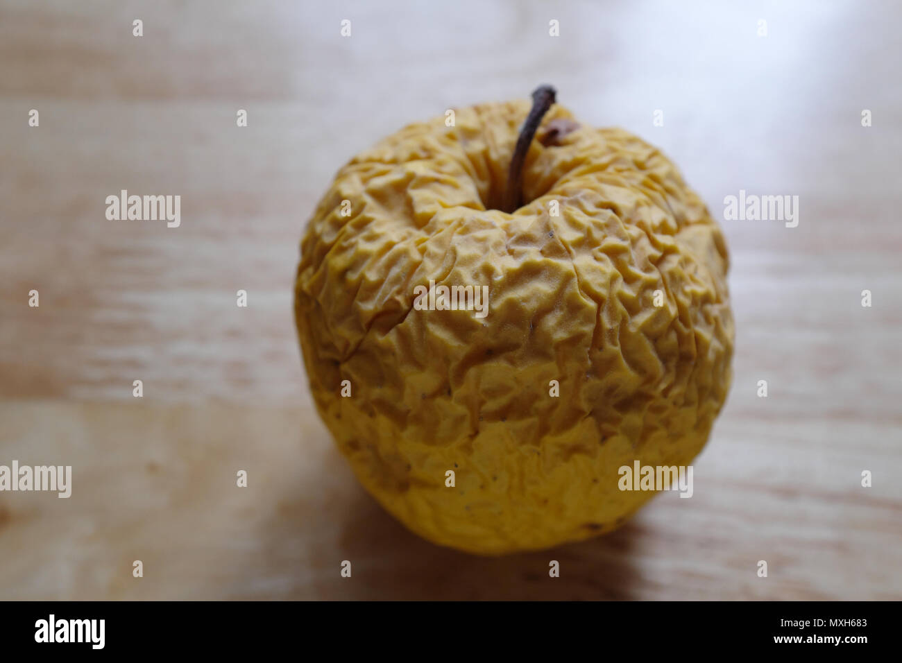 Wrinkly apple hi-res stock photography and images - Alamy
