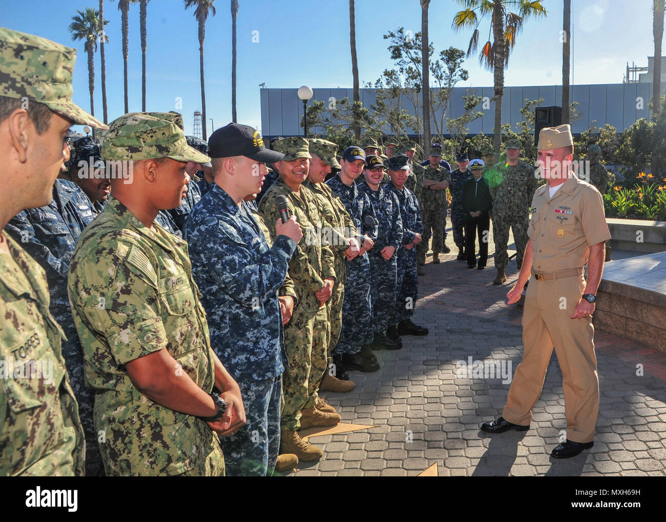 SAN DIEGO (Nov. 07 2016) Master Chief Petty Officer of the Navy (MCPON ...