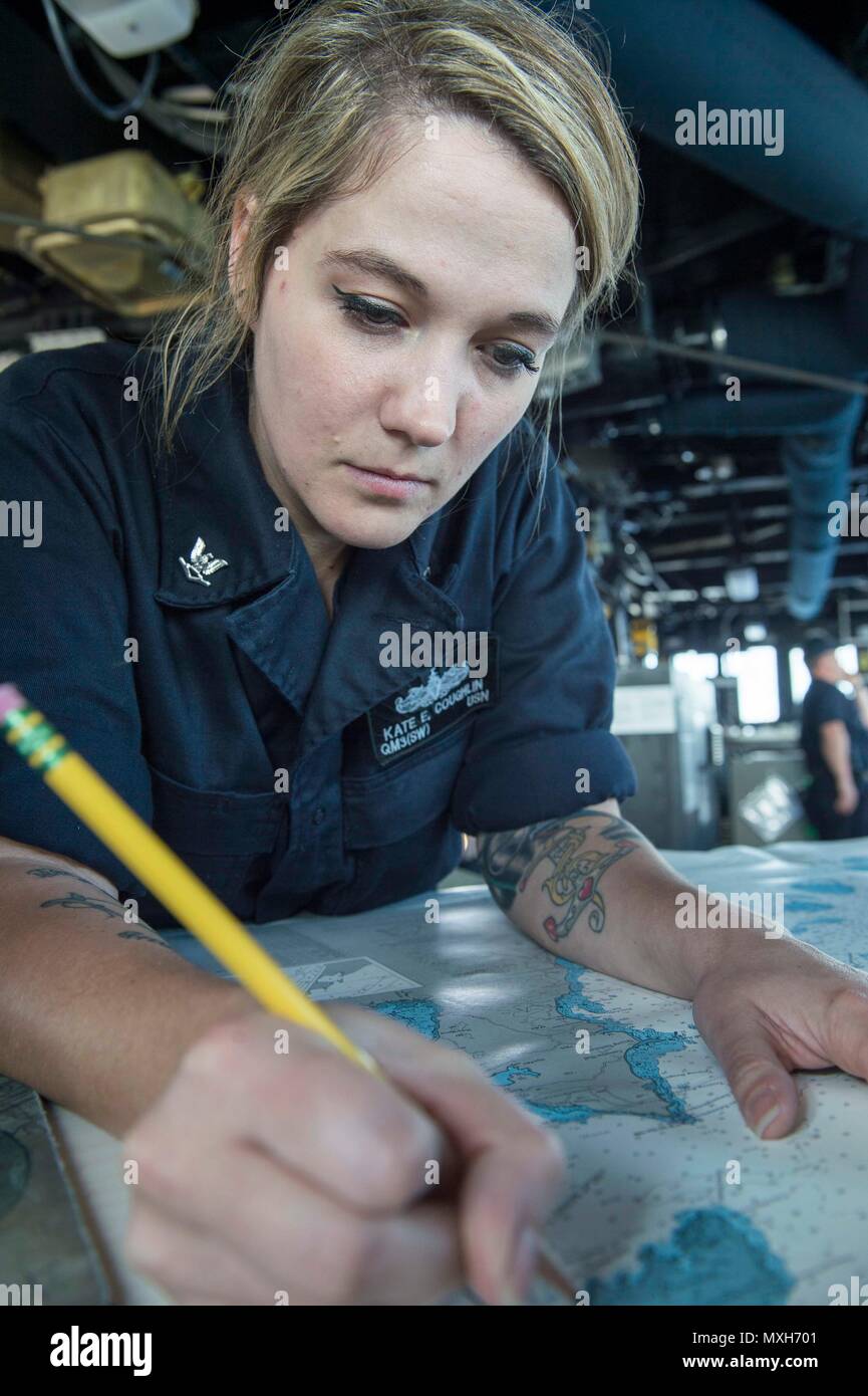 161102-N-YB832-052 PHILIPPINE SEA (Nov. 2, 2016) Petty Officer 3rd ...