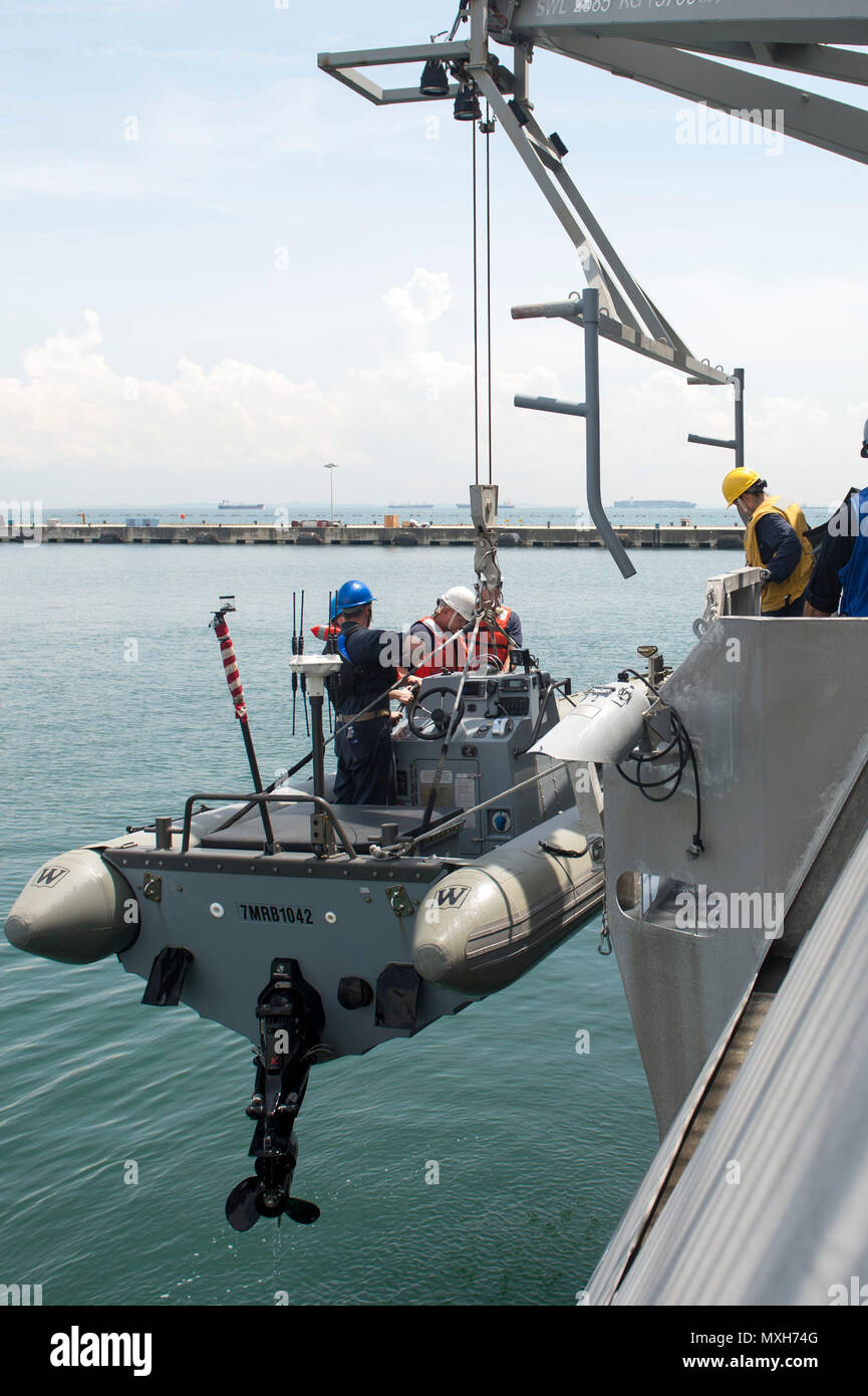 161104-N-MW990-036 CHANGI NAVAL BASE (November 4, 2016) Sailors aboard ...
