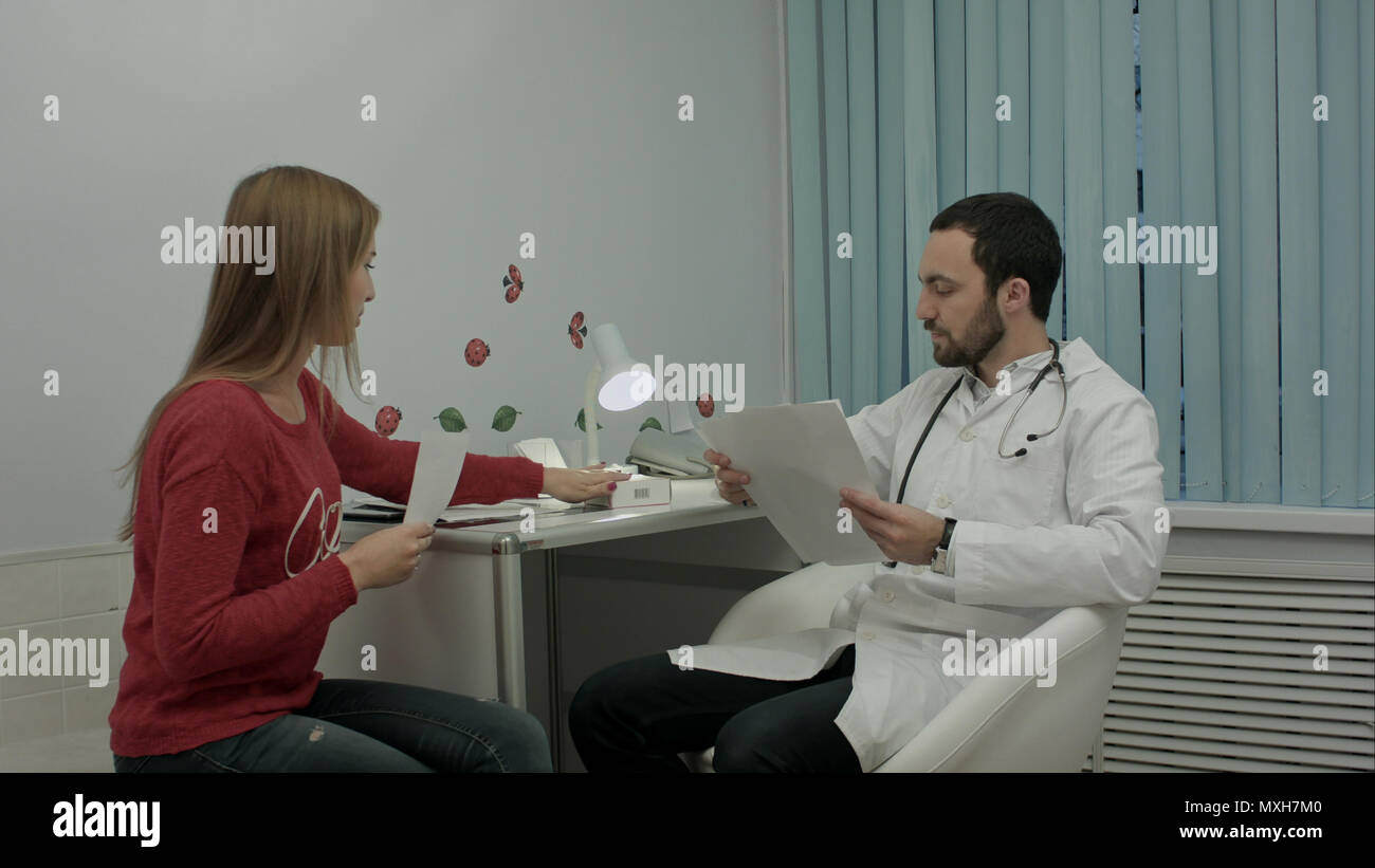 Pharmaceutical sales representative hi-res stock photography and images ...