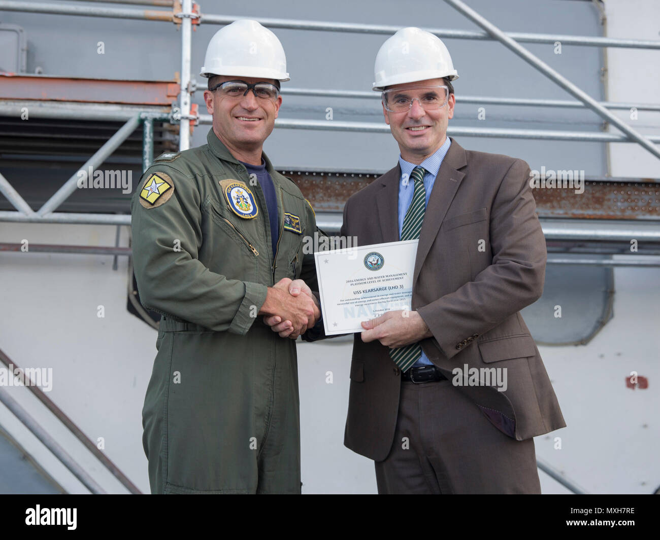 161104-N-MC499-046 NORFOLK, Va. (Nov. 4, 2016) Deputy Assistant ...