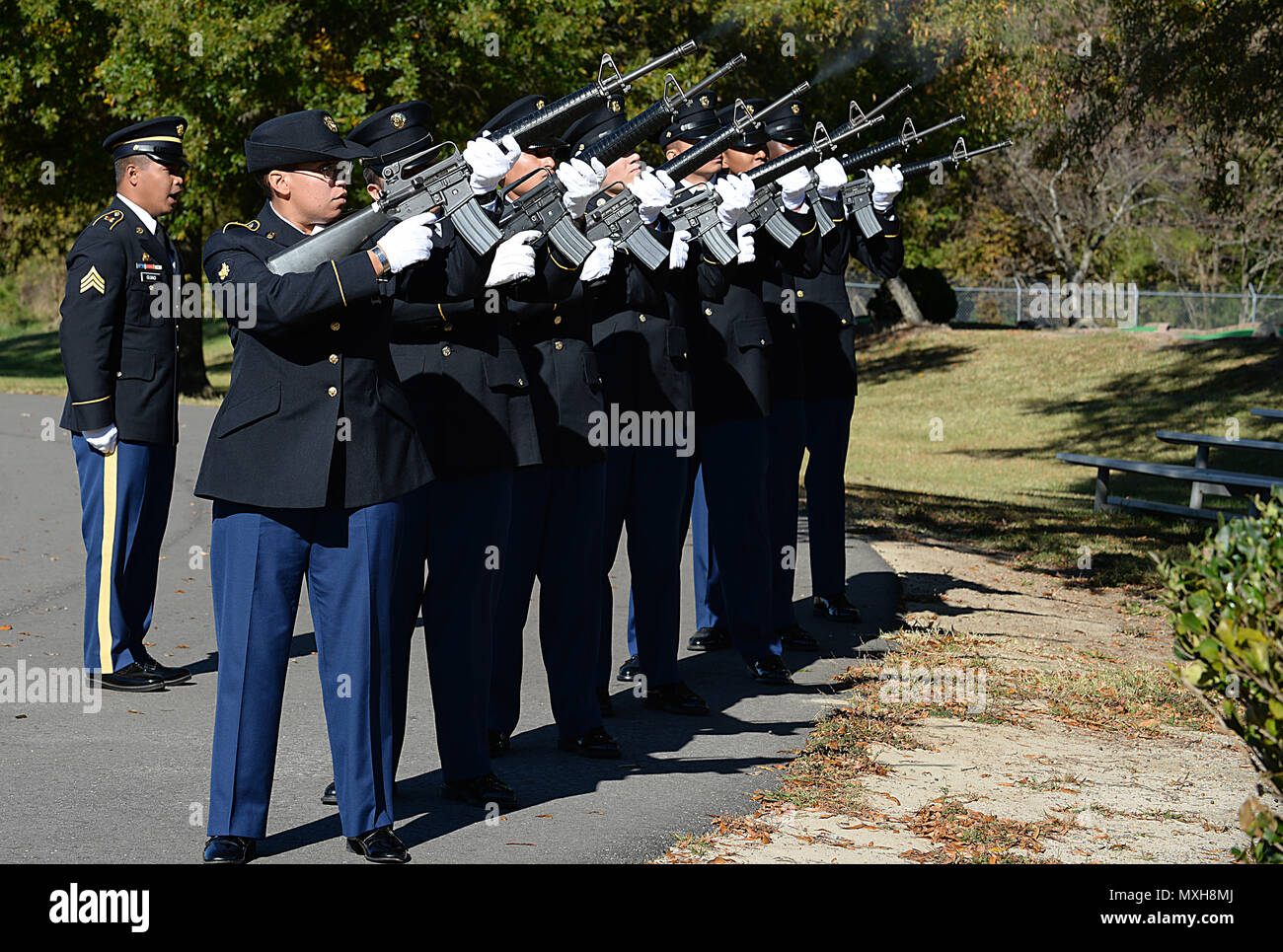 The 7th Transportation Brigade (Expeditionary) Ceremonial Firing Squad ...