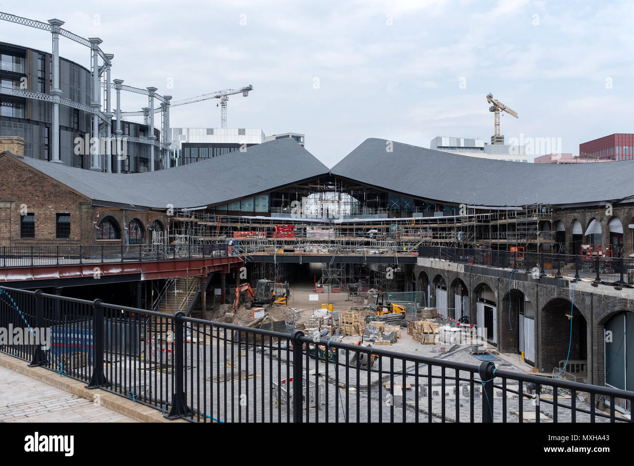 Curved construction hi-res stock photography and images - Alamy