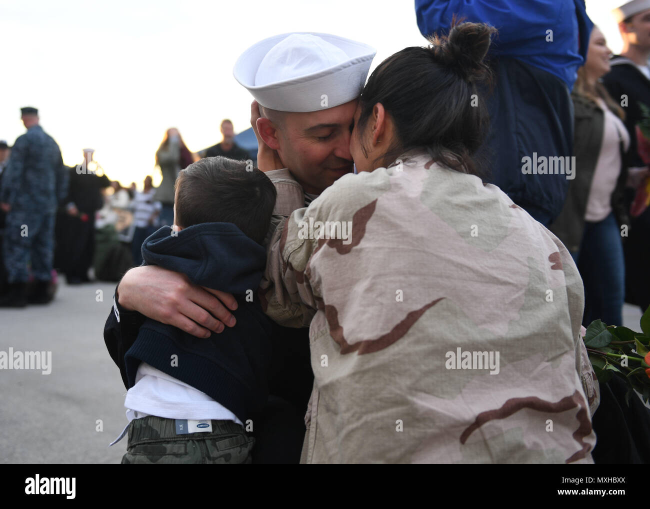 161110-N-WX604-349 EVERETT, Wash. (Nov. 10, 2016) Chief Petty Officer ...