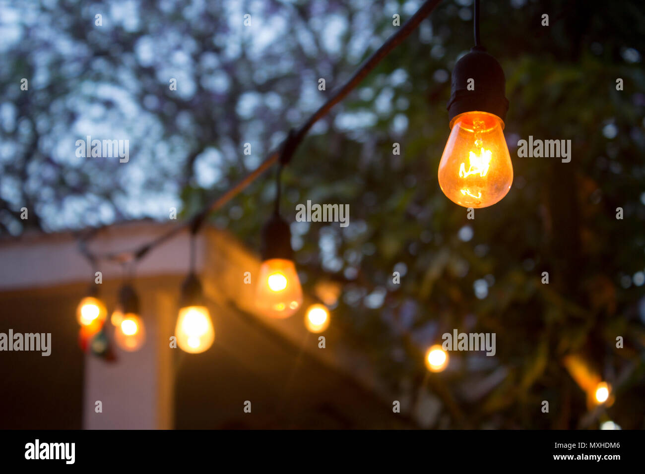 Vintage bulb hi-res stock photography and images - Alamy