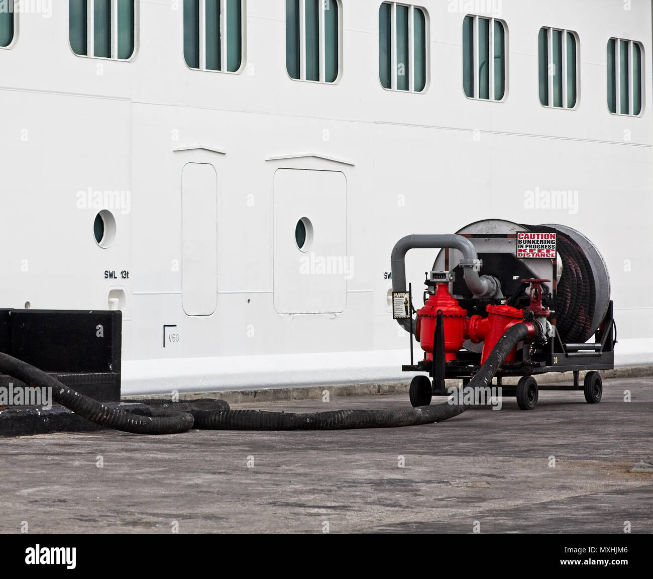 Fueling Cruise Ship Stock Photo - Alamy