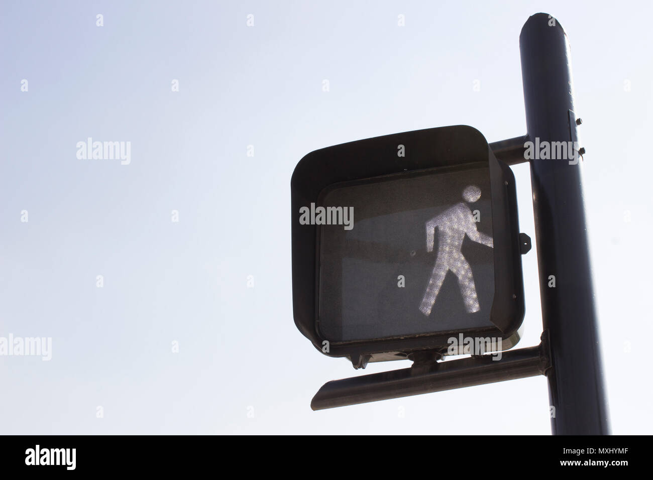 Pedestrian crossing light hi-res stock photography and images - Alamy