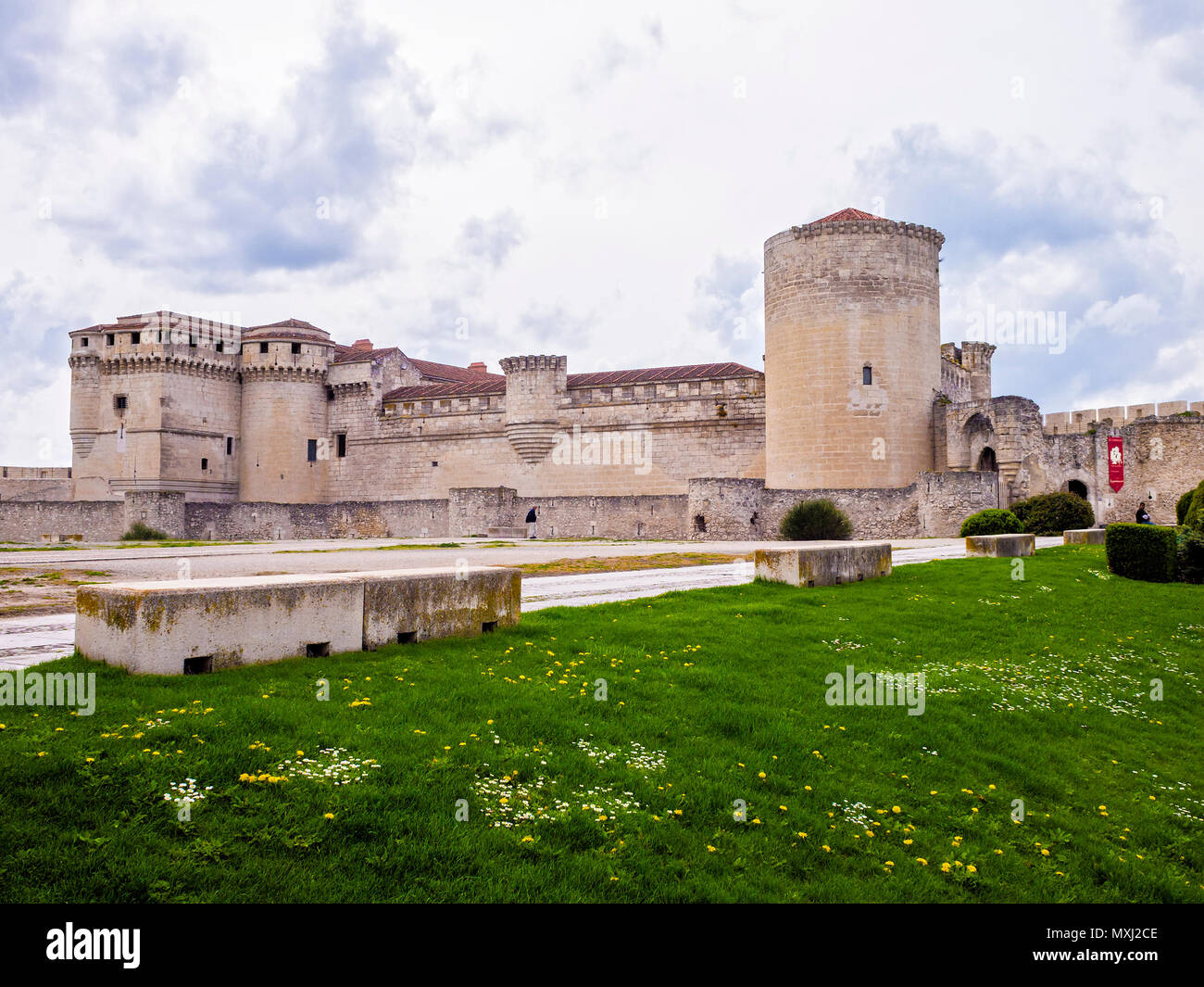 Castillo Palacio del Duque de Alburquerque en Cuéllar. Conjunto ...