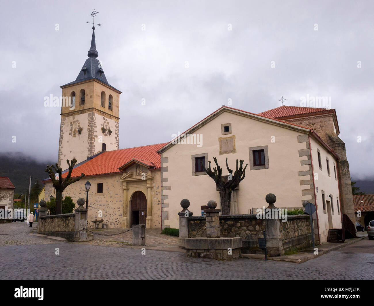 Iglesia de San Andrés apostol. Pueblo de Rascafría. Sierra de ...