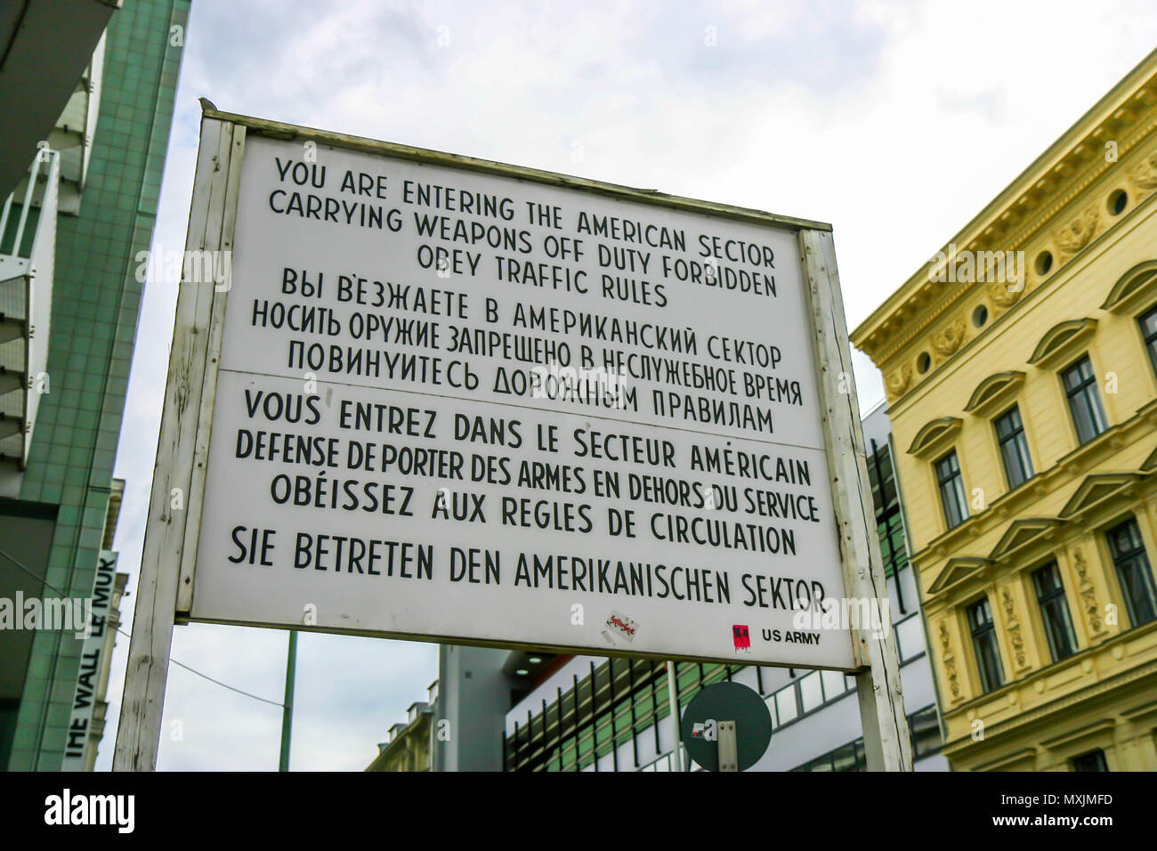 Russia border crossing checkpoint hi-res stock photography and images ...