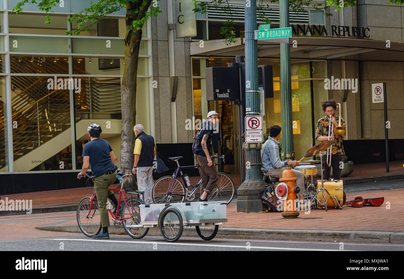 Street corner band in Downtown Portland, Oregon Stock Photo - Alamy