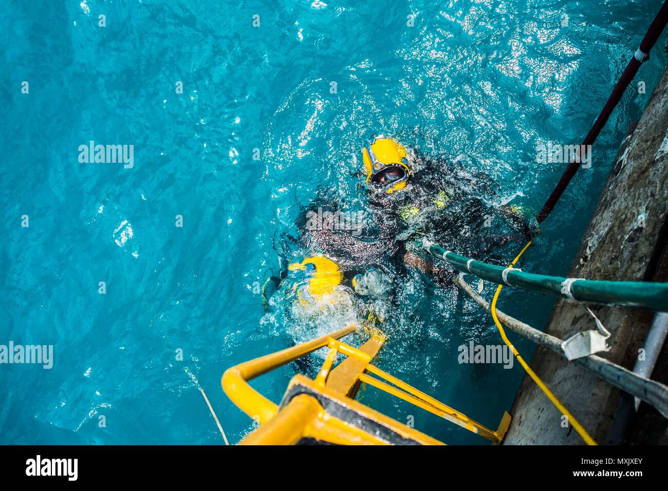 Chief Petty Officer Dan Luberto, right, and Petty Officer 2nd Class ...