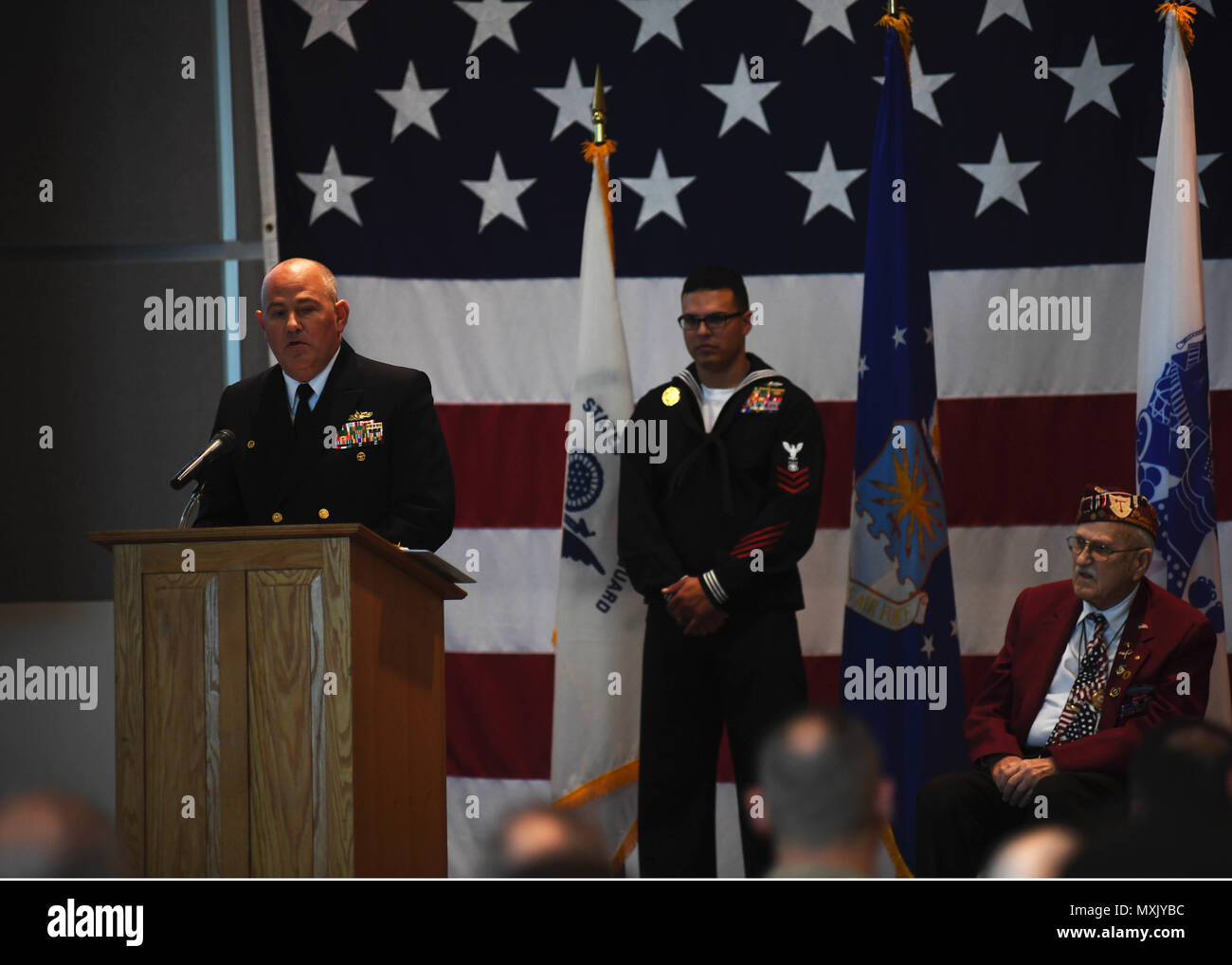 161109-N-WX604-051 EVERETT, Wash. (Nov. 9, 2016) Capt. Mark A. Lakamp ...