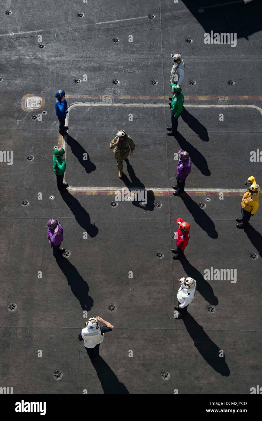 Uss nathan james hi-res stock photography and images - Alamy