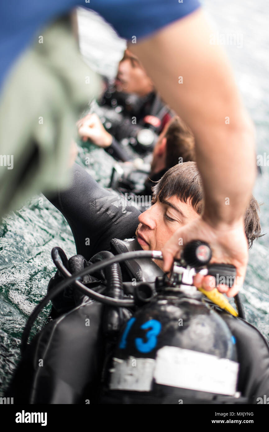 Australian clearance diving team one hi-res stock photography and ...