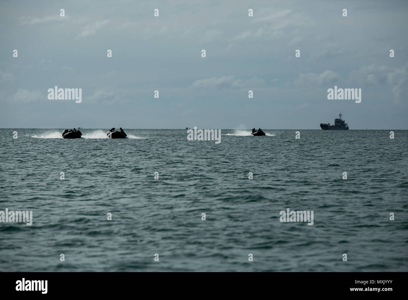 Royal navy lcu landing craft hi-res stock photography and images - Alamy