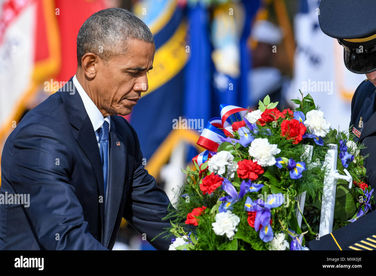 President Barack Obama lays a wreath in observance of Veterans Day at ...