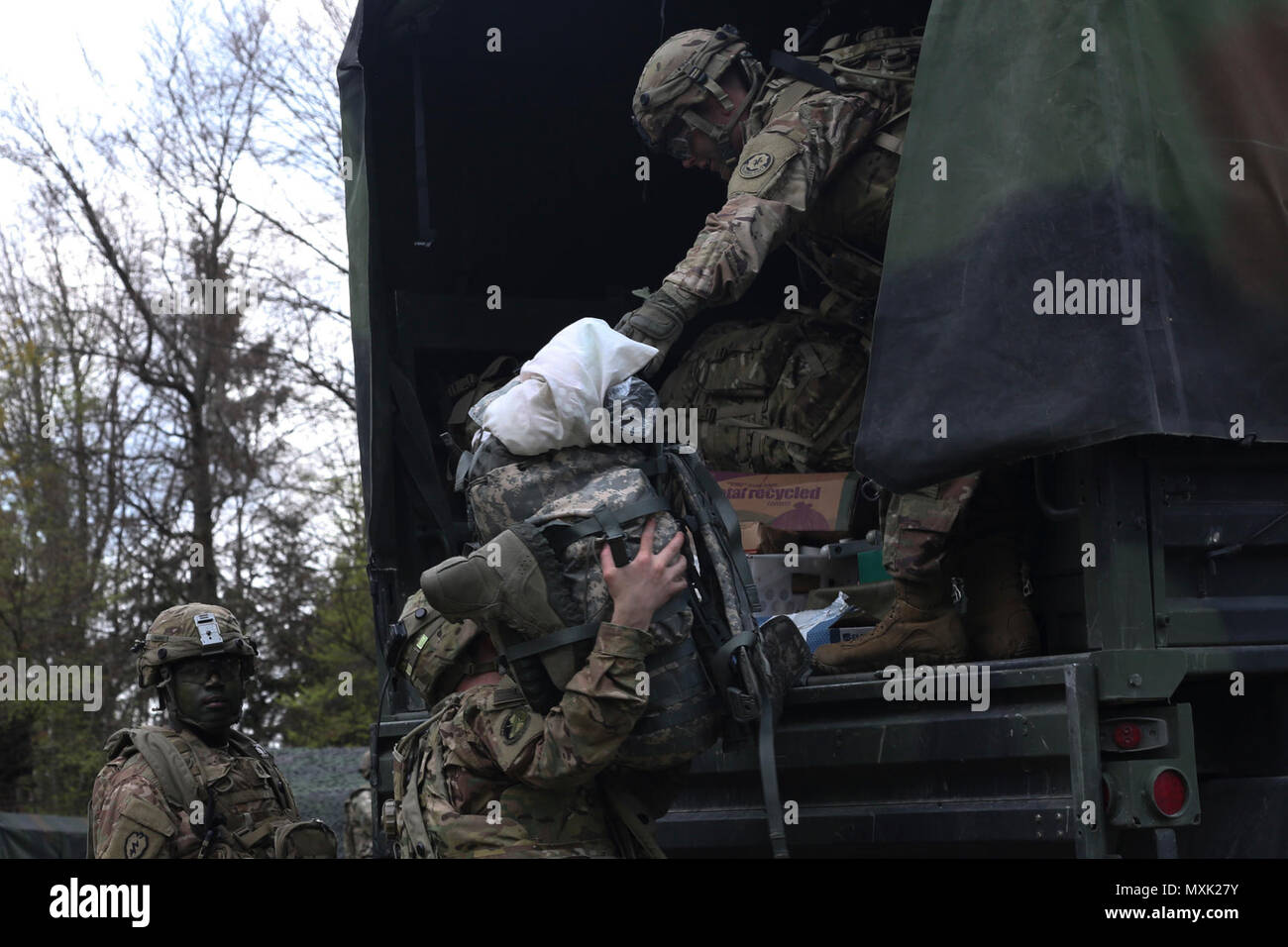 Unload a joint light tactical vehicle hi-res stock photography and ...