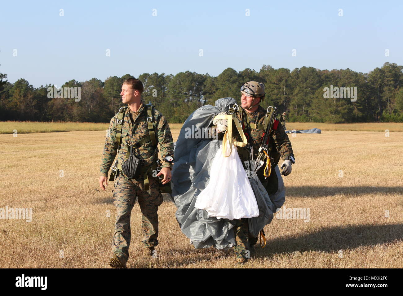 Tandem offset resupply delivery system course hi-res stock photography ...