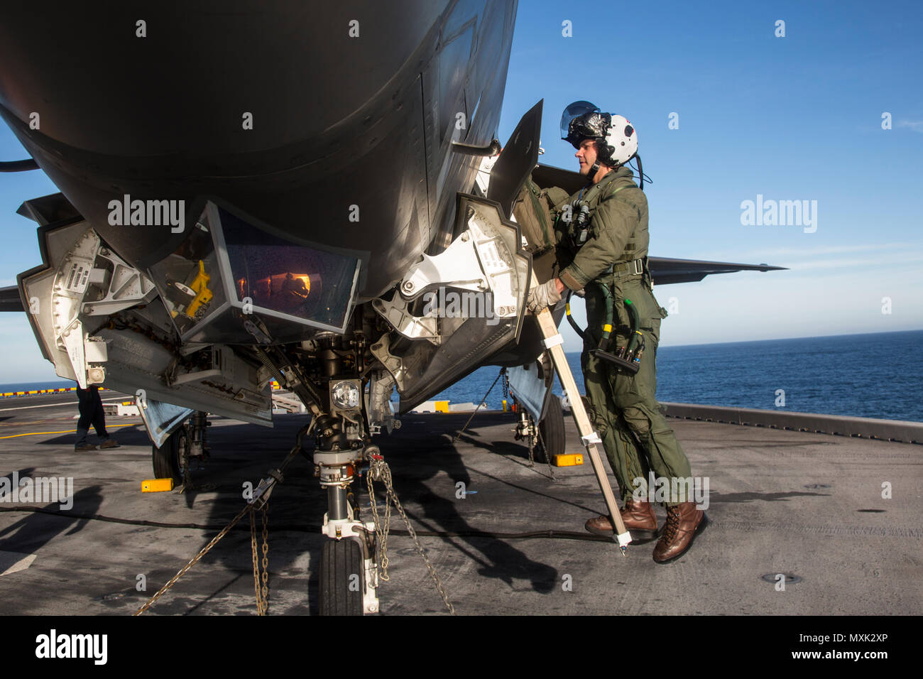PACIFIC OCEAN (Nov. 7, 2016) — Royal Air Force Squadron Leader Andrew ...