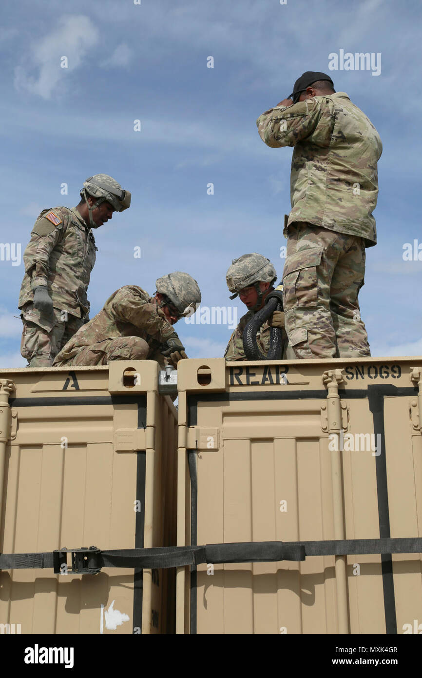 U.S. Army Staff Sgt. Chris Hearne, Air Assault Instructor from the ...