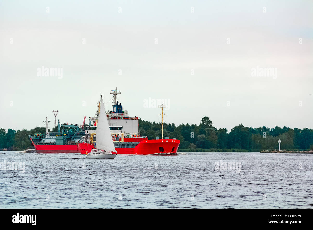 Red cargo bulker ship. Logistics and merchandise transportations Stock ...