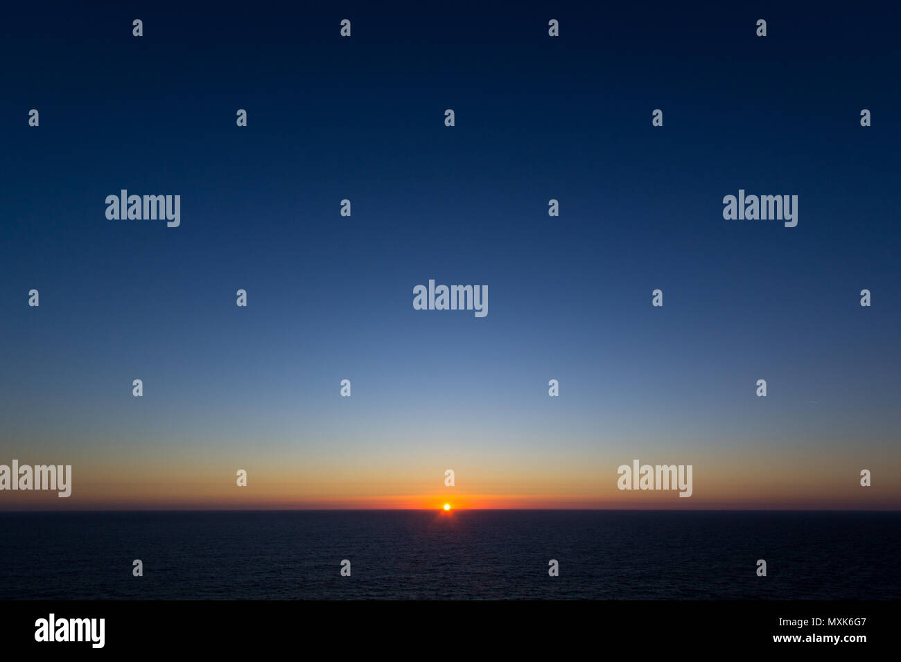 Perfect Ocean Sunset, Cape St Vincent, Portugal Stock Photo - Alamy