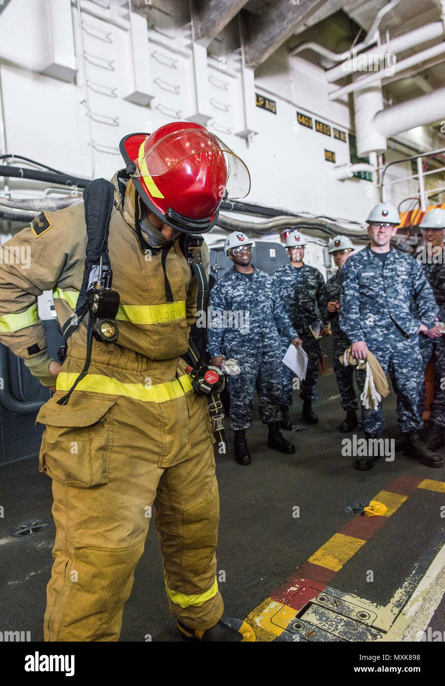 Fire fighting ensemble hi-res stock photography and images - Alamy