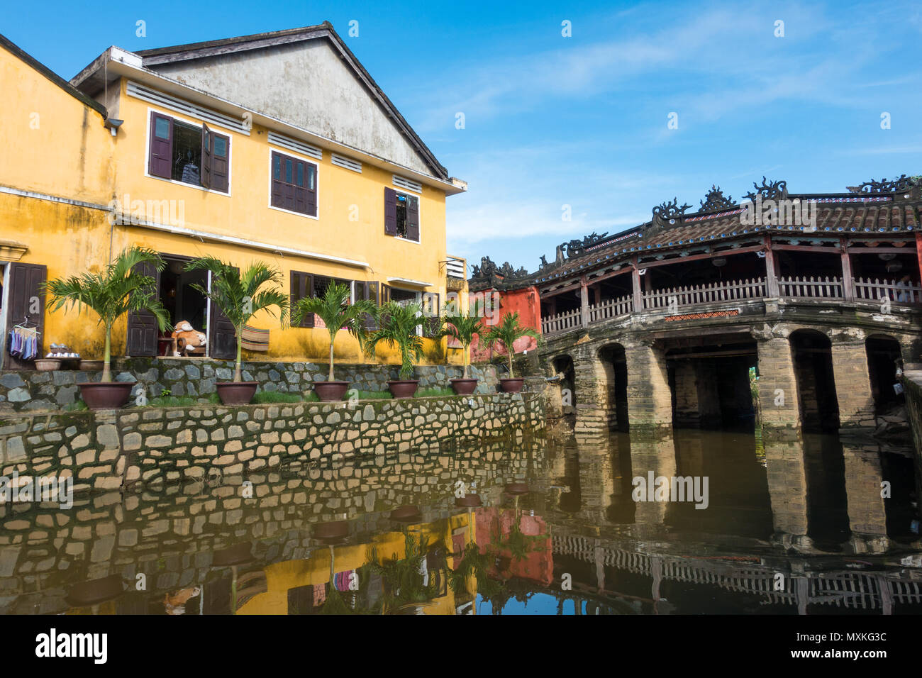 Chua Cau (the Pagoda Bridge) or The Japanese Covered Bridge in Hoi An ...