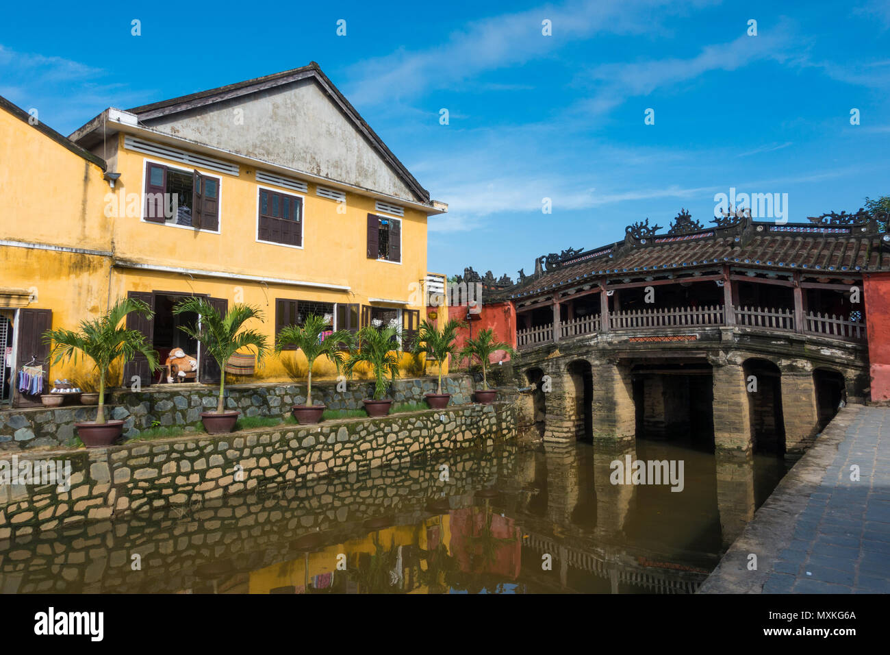 Chua Cau (the Pagoda Bridge) or The Japanese Covered Bridge in Hoi An ...
