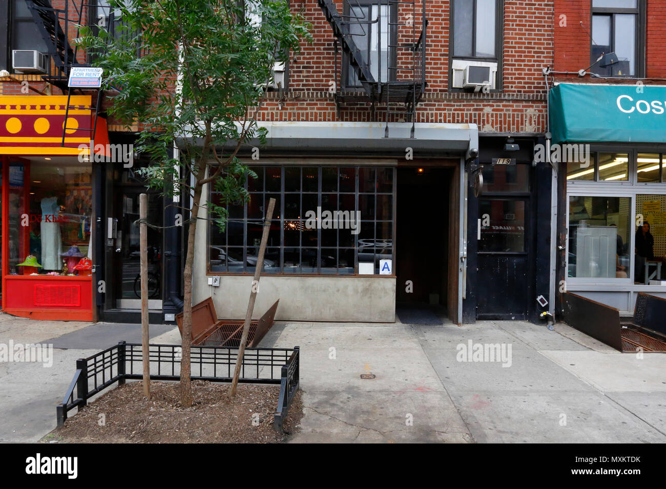 Korean Shopfront High Resolution Stock Photography and Images - Alamy