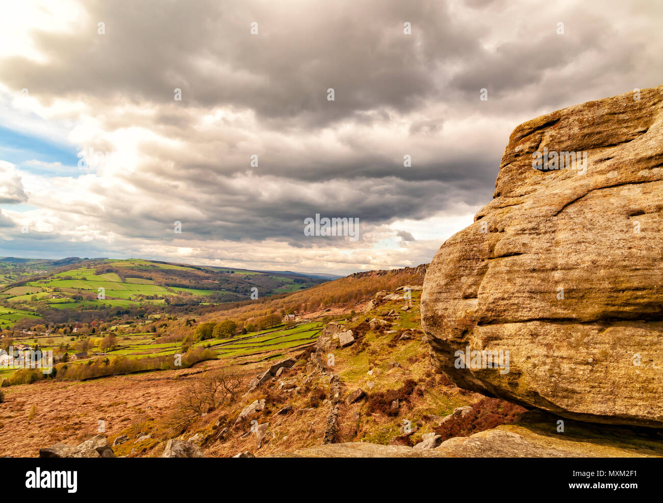 Views over Baslow Edge, Peak District National Park, Derbyshire ...