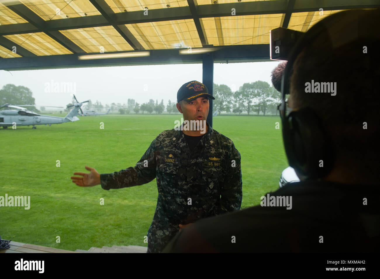 KAIKOURA, New Zealand (Nov. 17, 2016) Cmdr. Timothy LaBenz, commanding ...