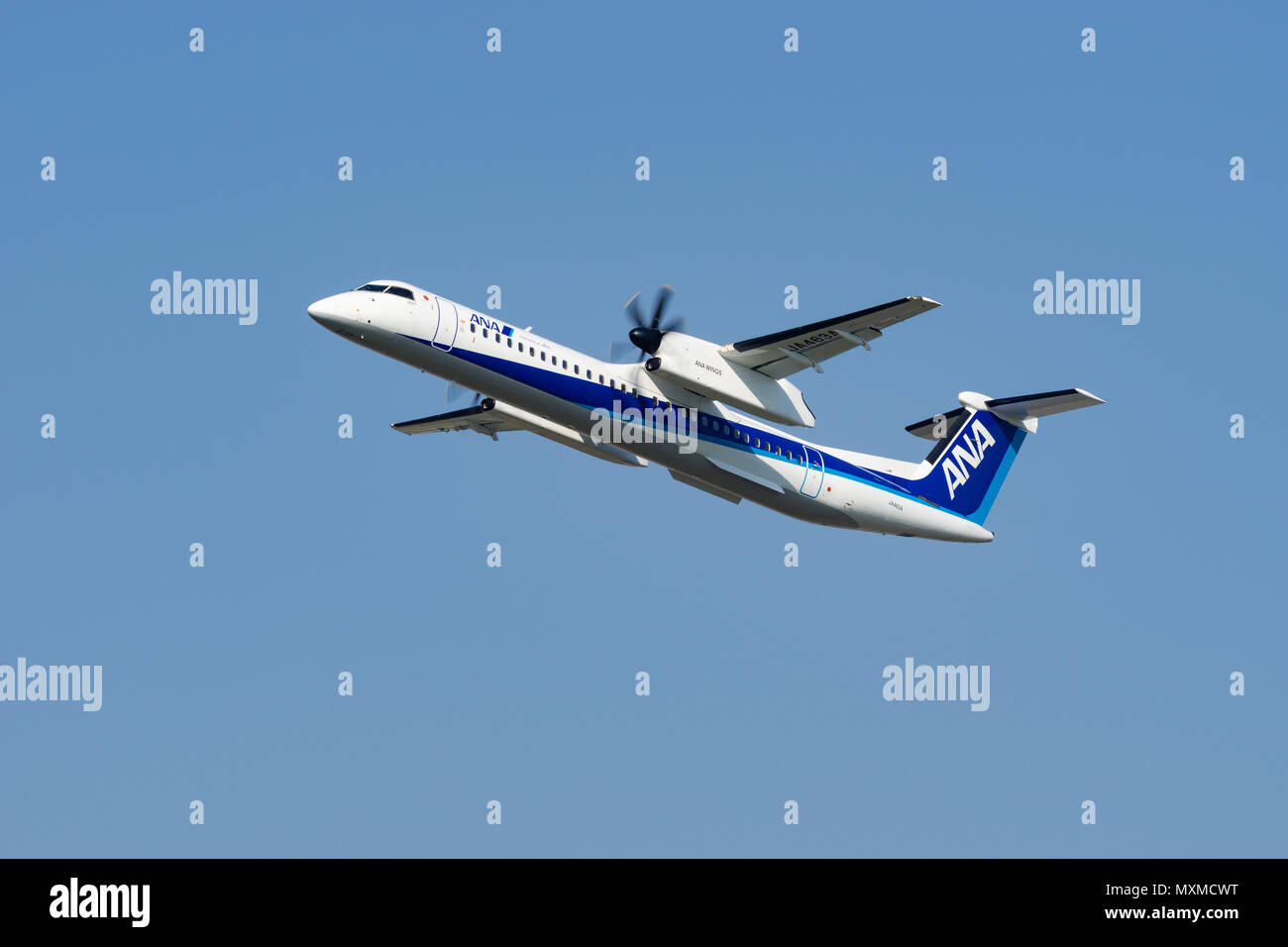 Bombardier dash 8 japan hi-res stock photography and images - Alamy