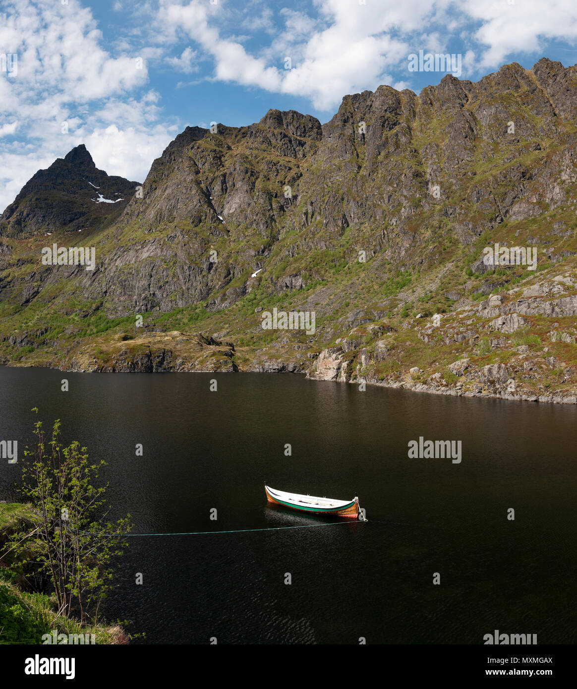 Traditional rowing boat hi-res stock photography and images - Alamy