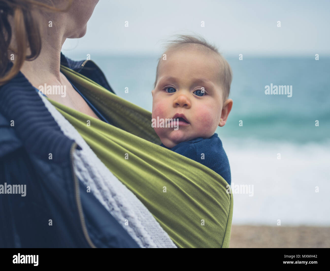 Wrap sling hi-res stock photography and images - Alamy