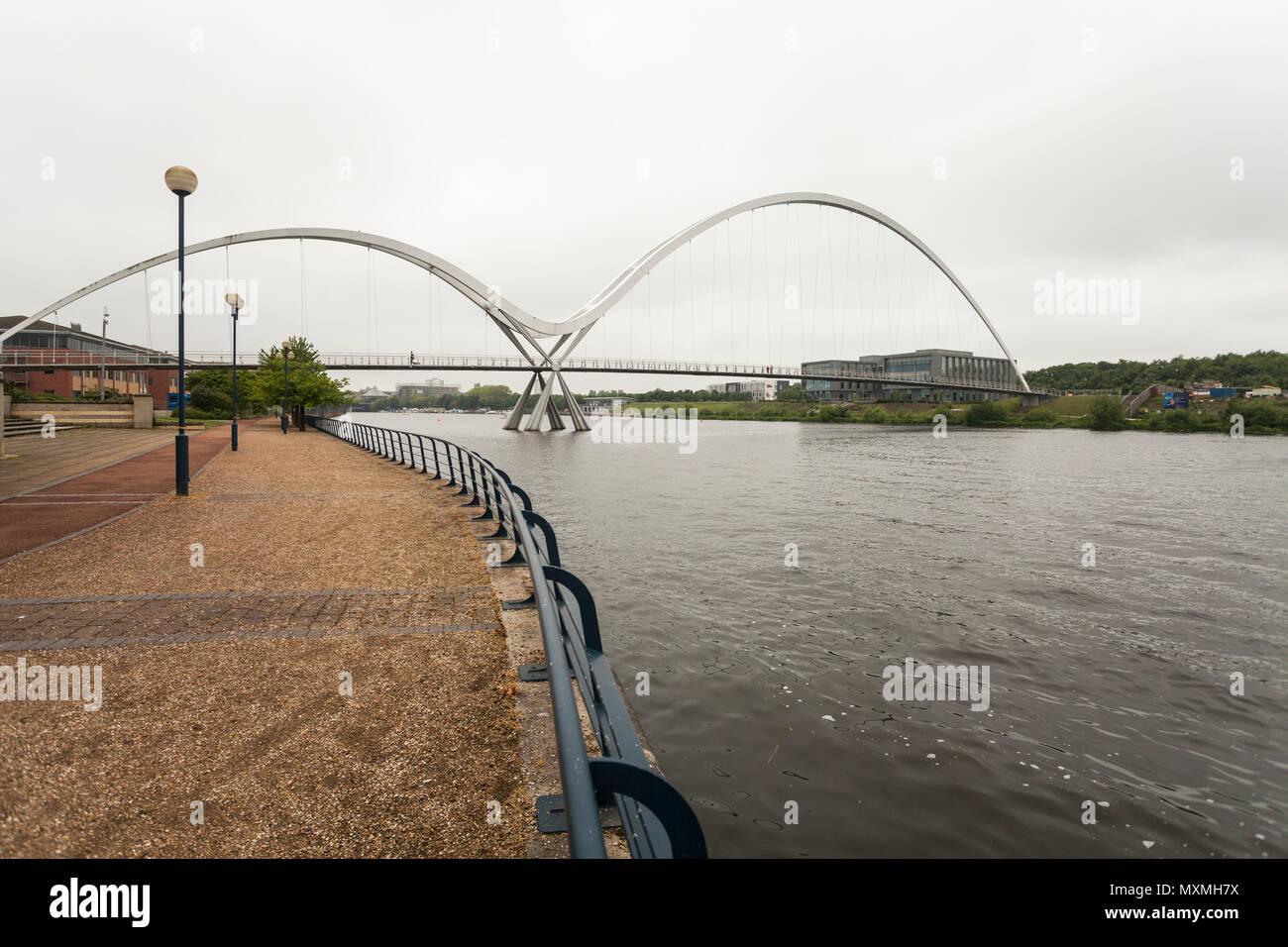 Infinity bridge england hi-res stock photography and images - Alamy