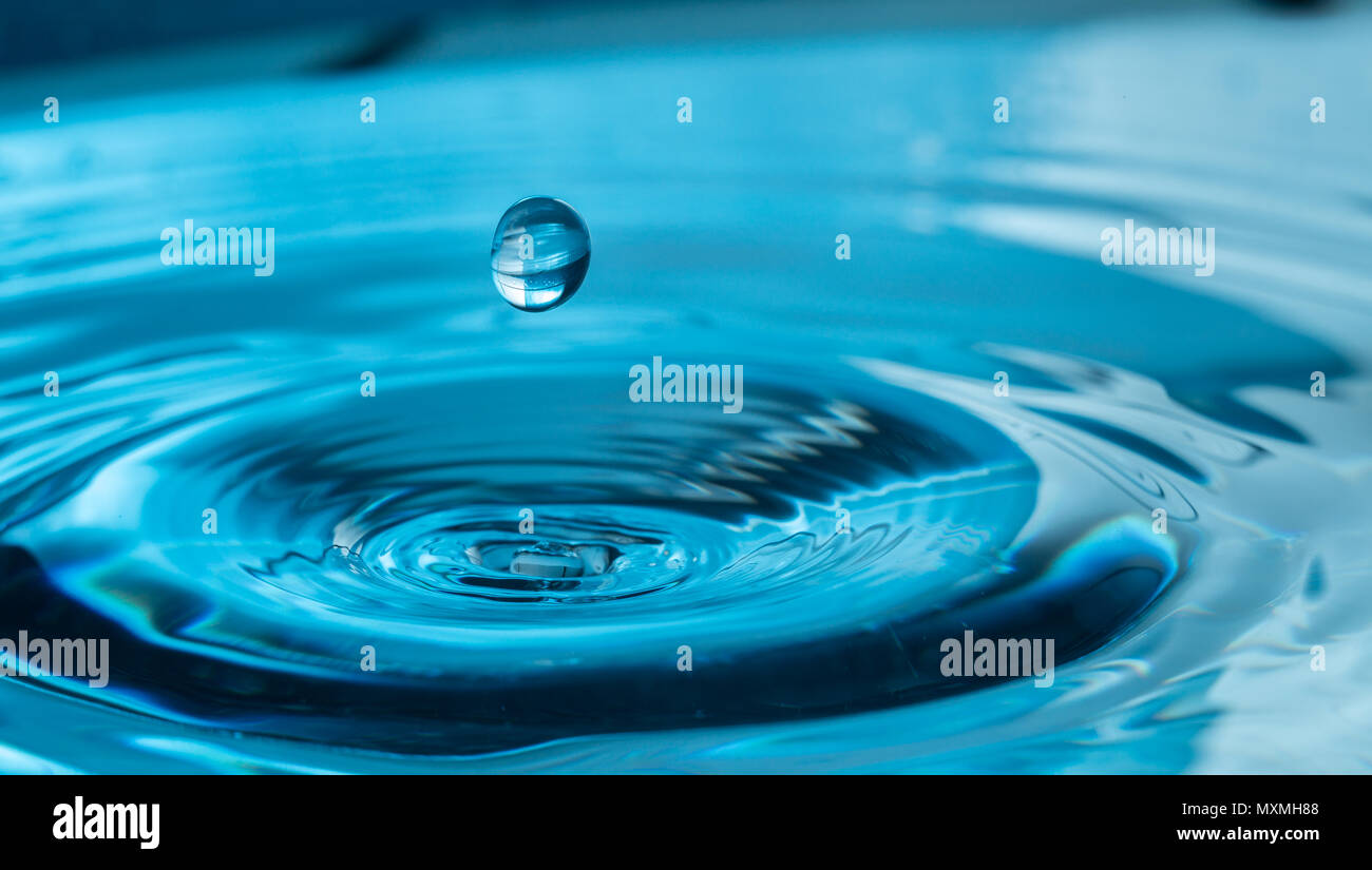 Drop splash water hi-res stock photography and images - Alamy