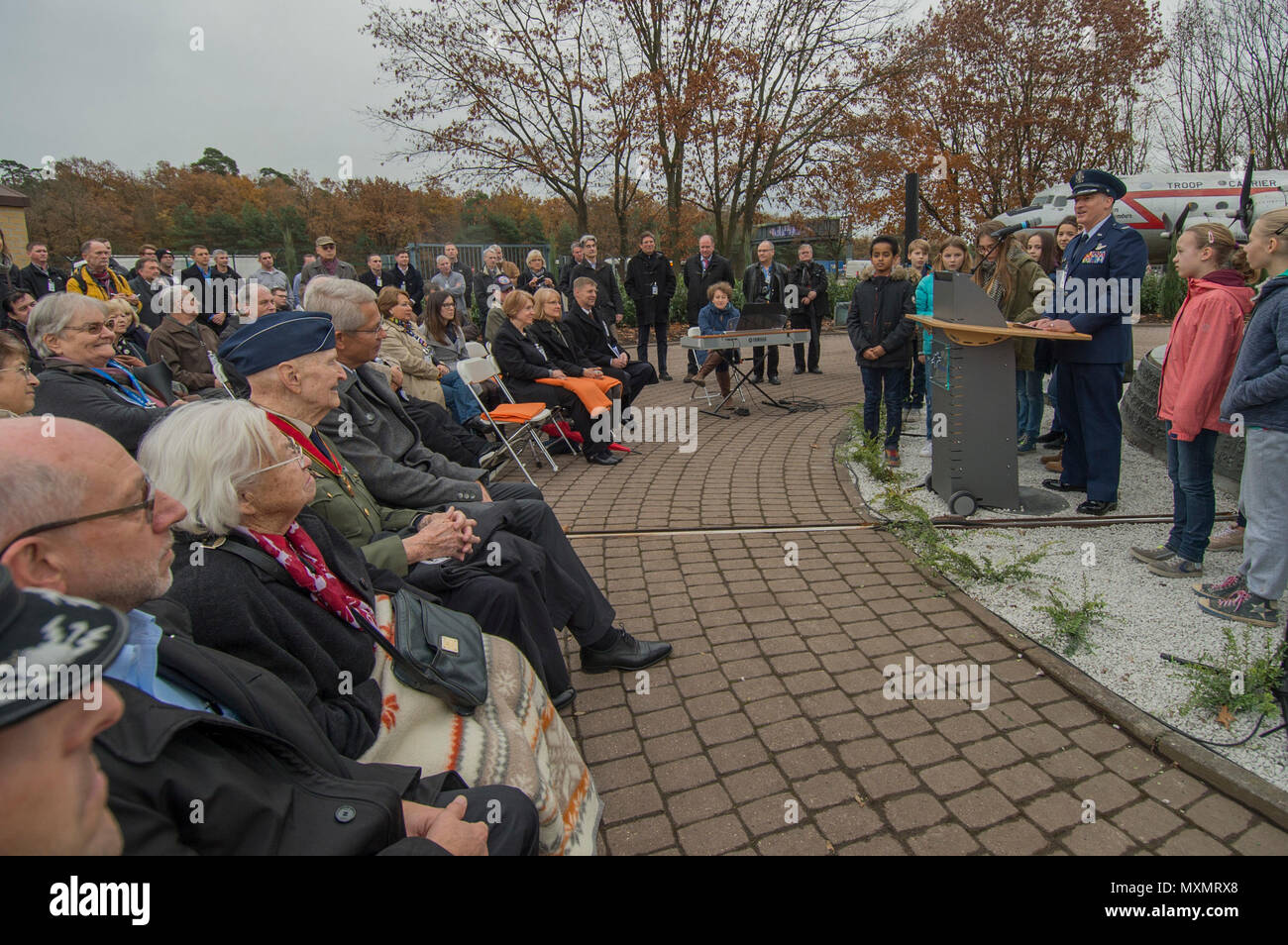 Berlin airlift operation vittles hi-res stock photography and images ...