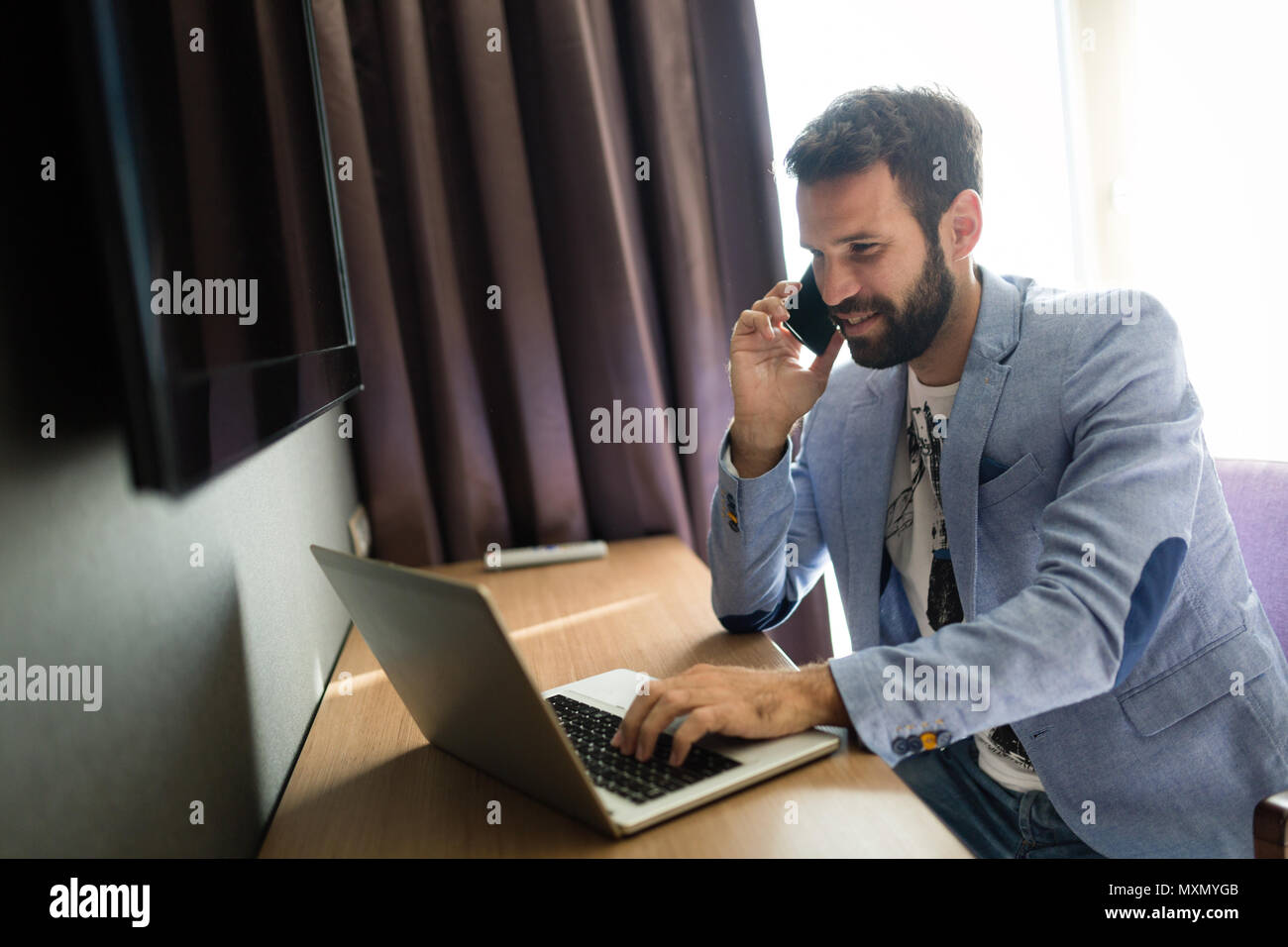 Room service worker hotel hi-res stock photography and images - Alamy