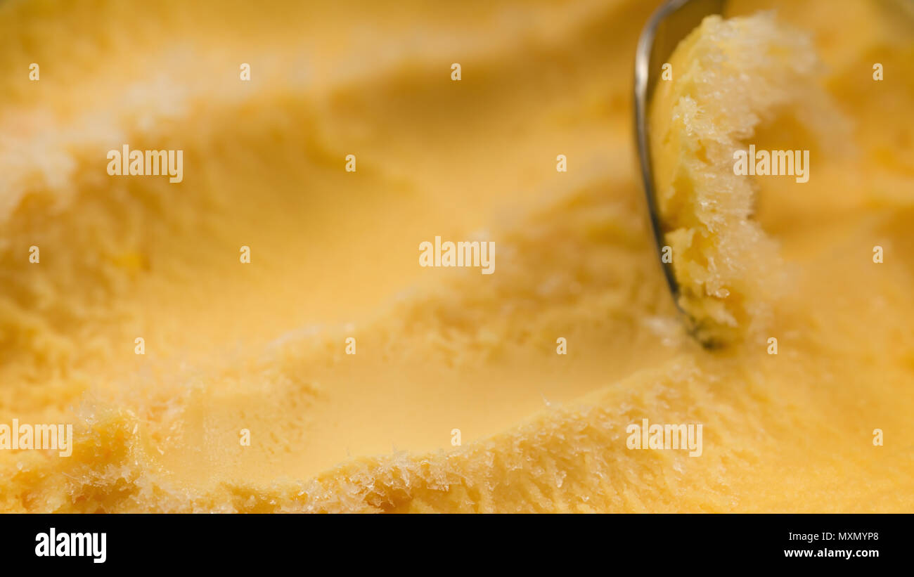 Scooping icecream hi-res stock photography and images - Alamy