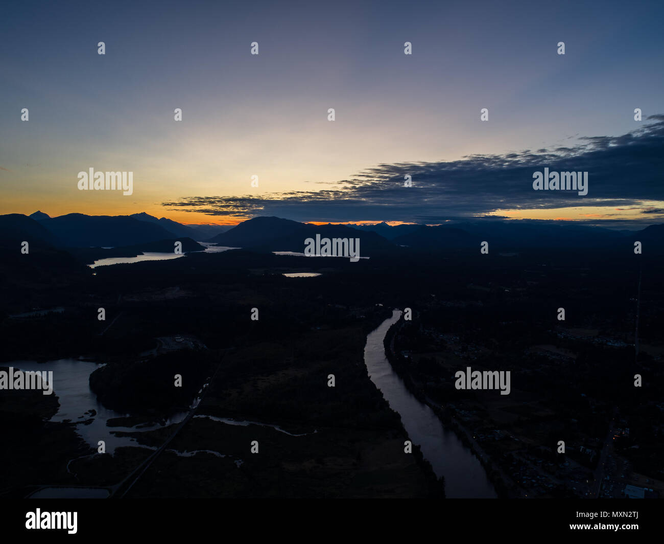 Wide landscape sunset river hi-res stock photography and images - Alamy
