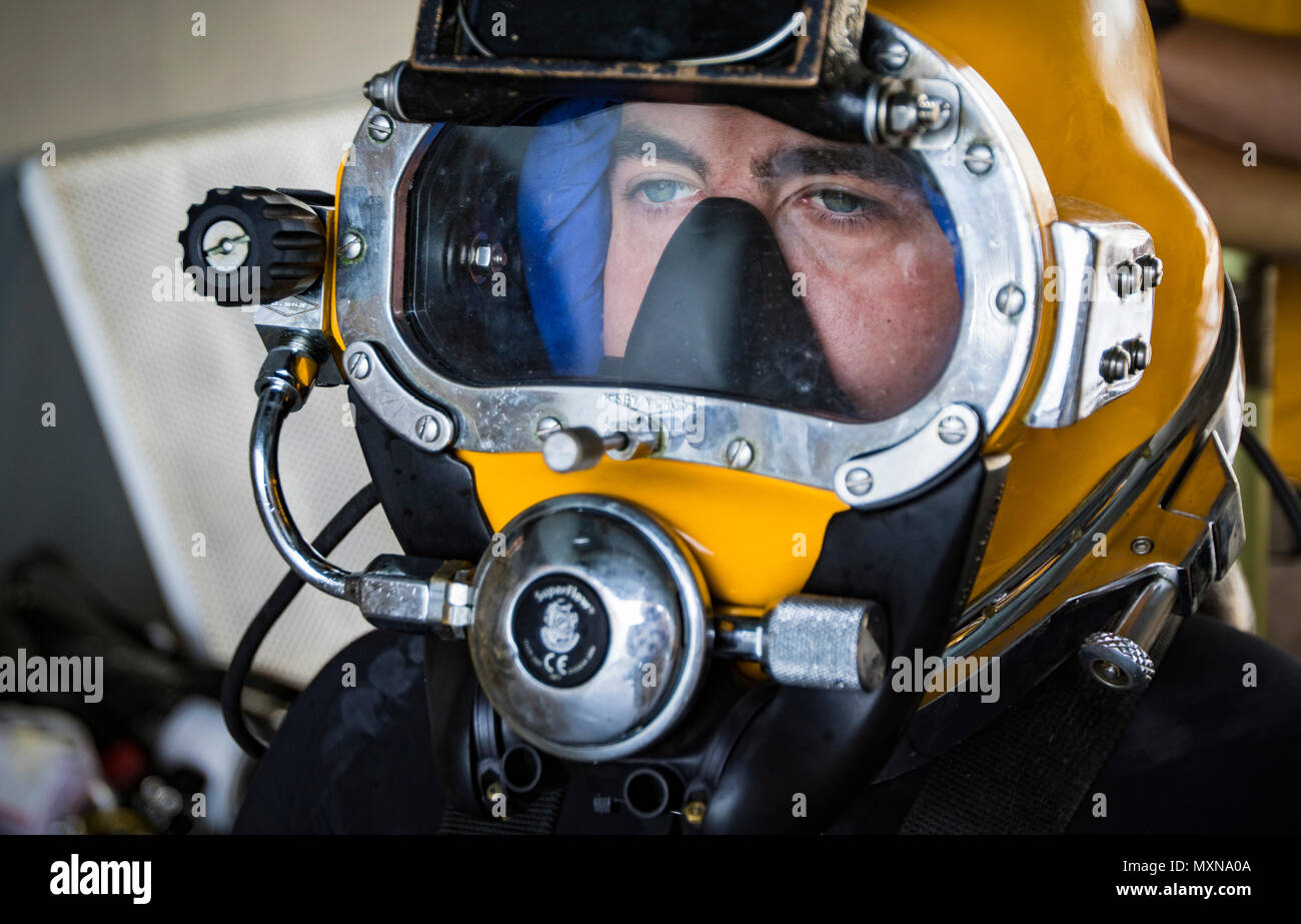 A U.S. Army engineer diver with the 511th Engineer Dive Detachment from ...