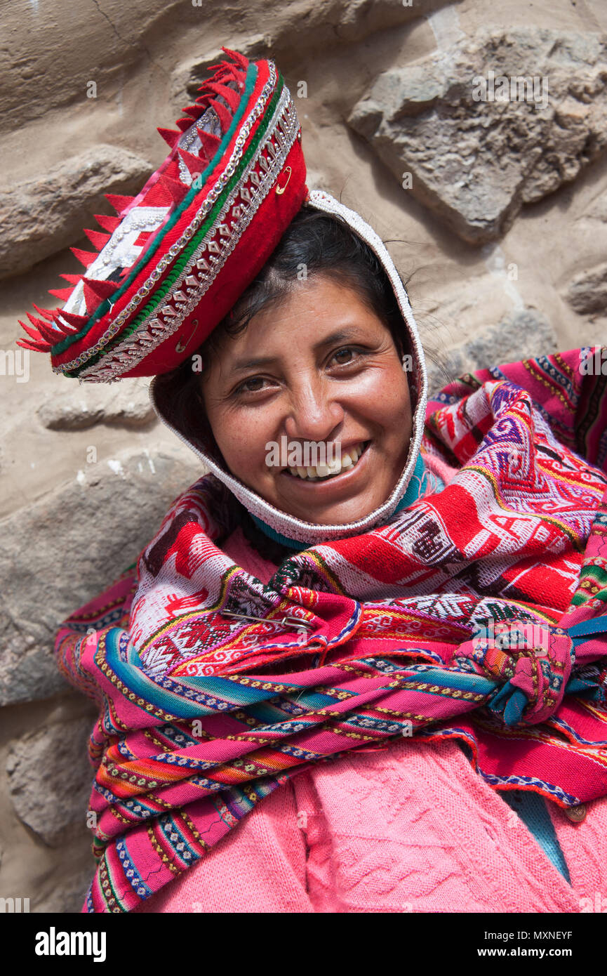 Local woman poses for a photograph hi-res stock photography and images ...